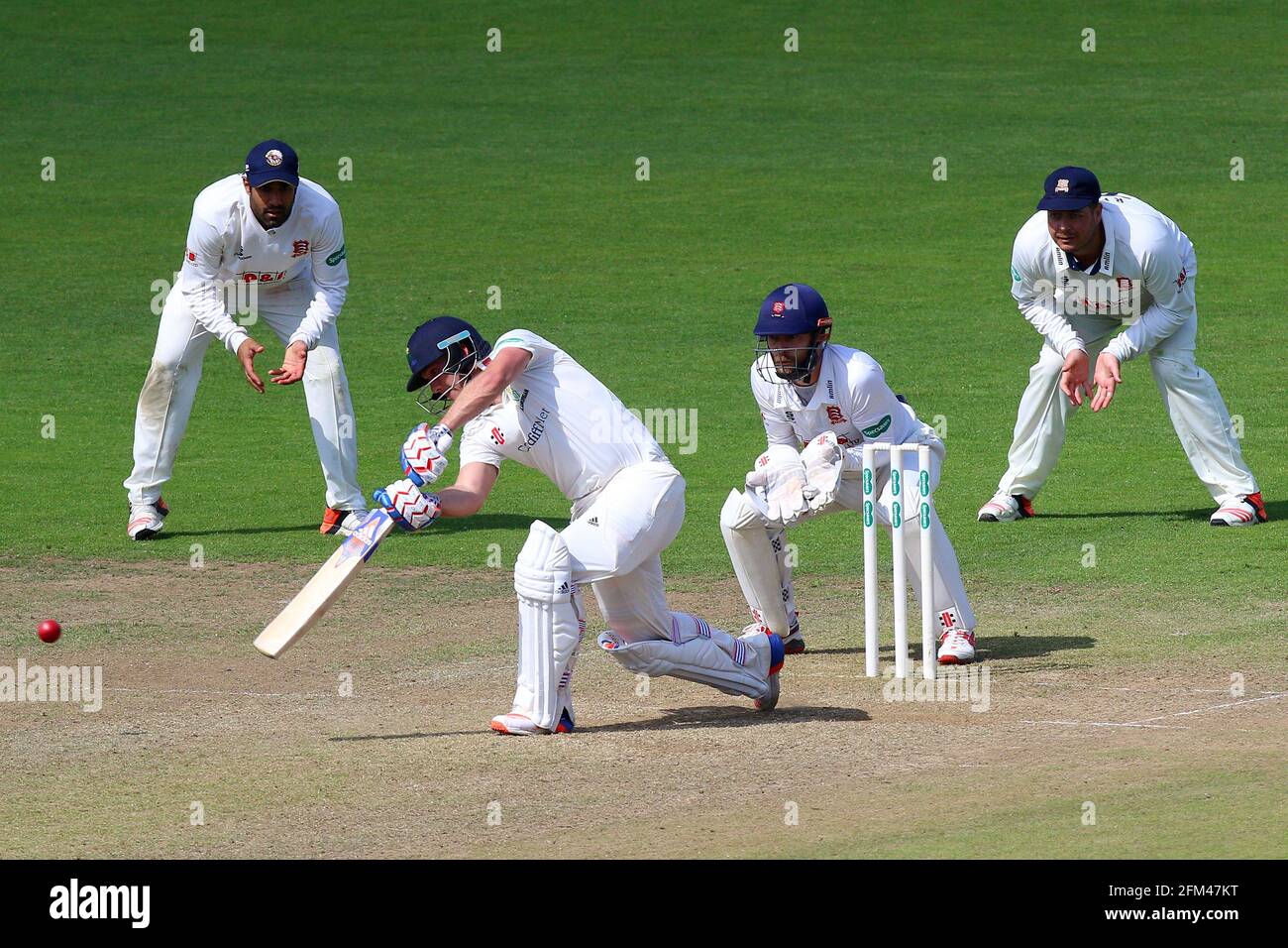 Chris Cooke dans l'action de batteur pour Glamorgan alors que James ...
