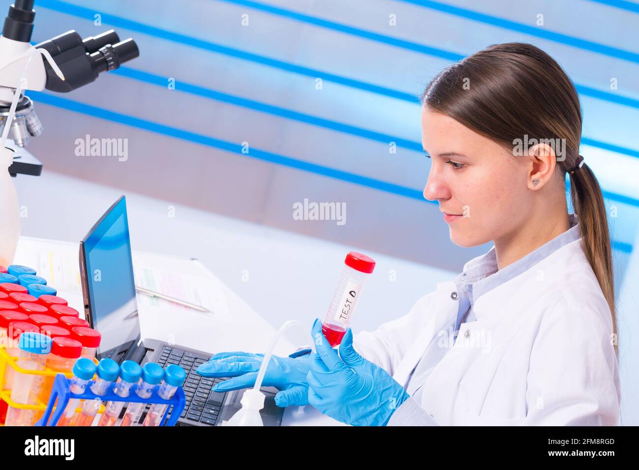 Femme en science Banque de photographies et d’images à haute résolution ...