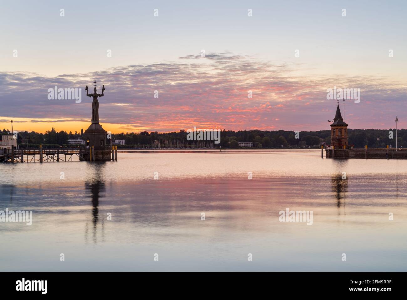 Port de Constance avec Imperia et phare, Lac de Constance, Hochrhein ...