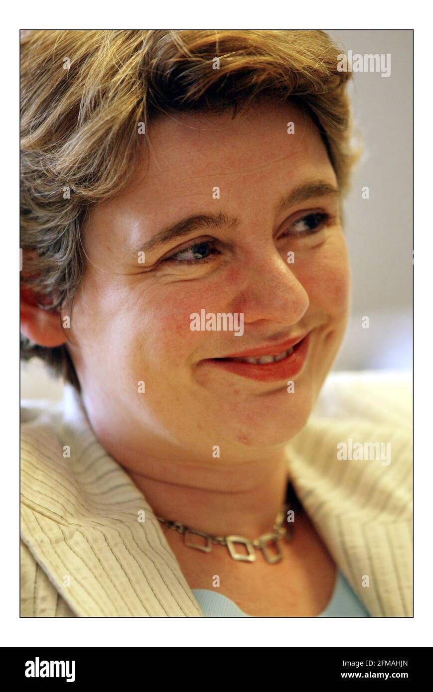 Ruth Kelly dans son bureau dans le dep de l'éducation Dans London.pic ...