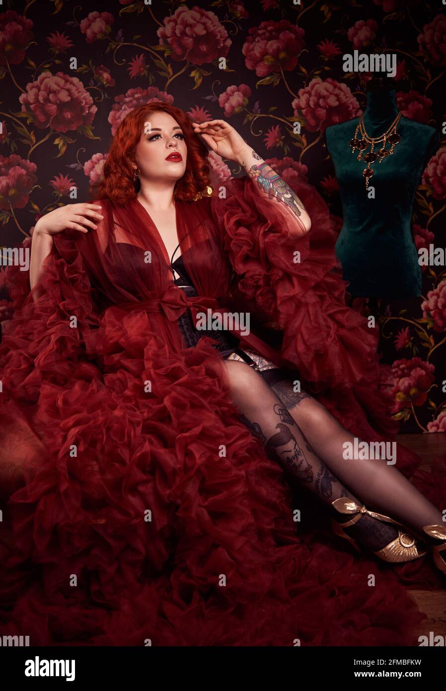 Cheveux courbes Banque de photographies et d’images à haute résolution ...