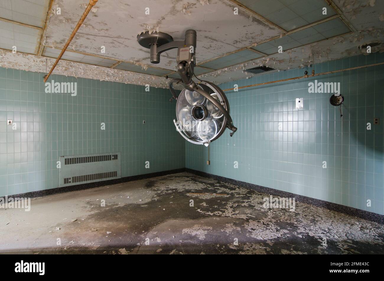 Asile abandonné Banque de photographies et d’images à haute résolution ...