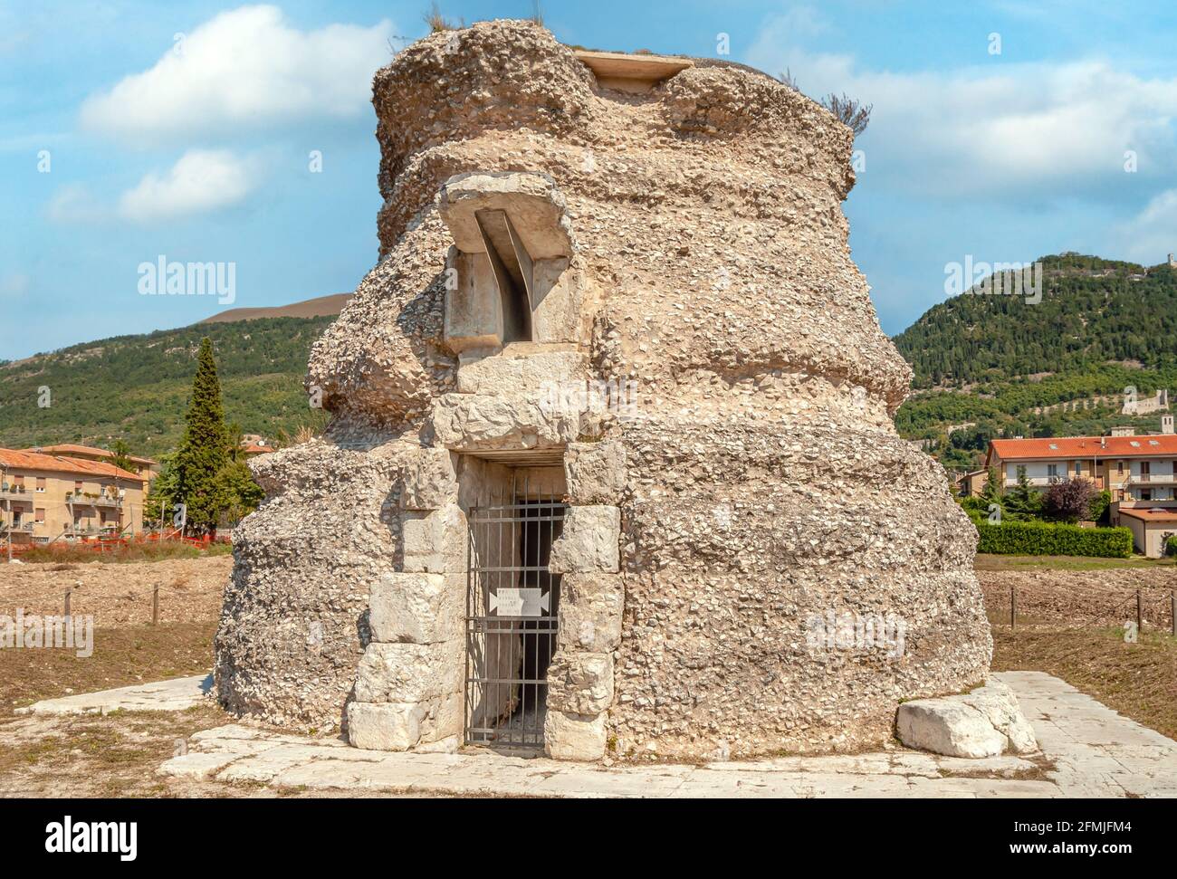 Mausoleo romano Banque de photographies et d’images à haute résolution ...