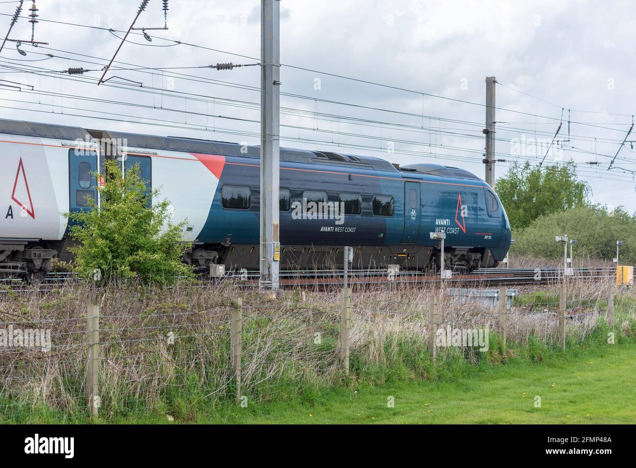 Pendolino tilting train speed speed Banque de photographies et d’images à haute résolution - Alamy