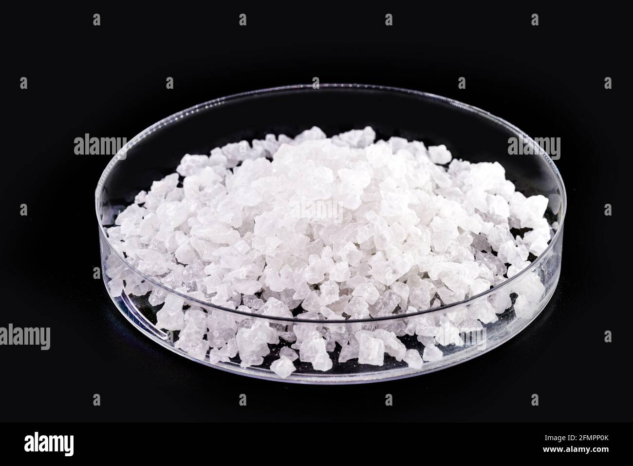 Ammonium nitrate crystals Banque de photographies et d’images à haute ...