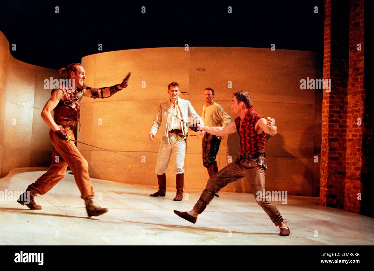 l-r: Keith Dunphy (Tybalt), David Tennant (Roméo), Anthony Howell ...