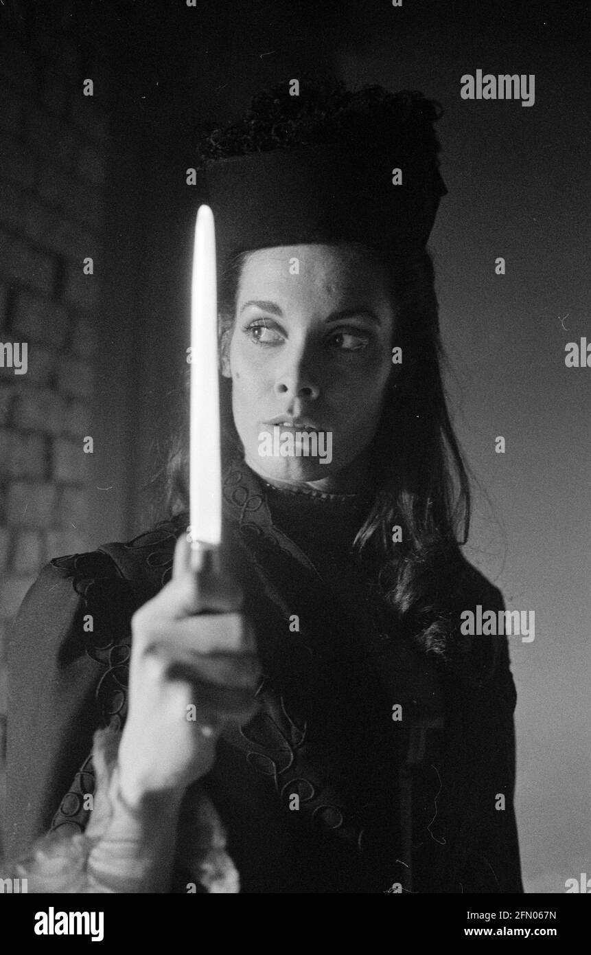 Martine beswick Banque de photographies et d’images à haute résolution ...