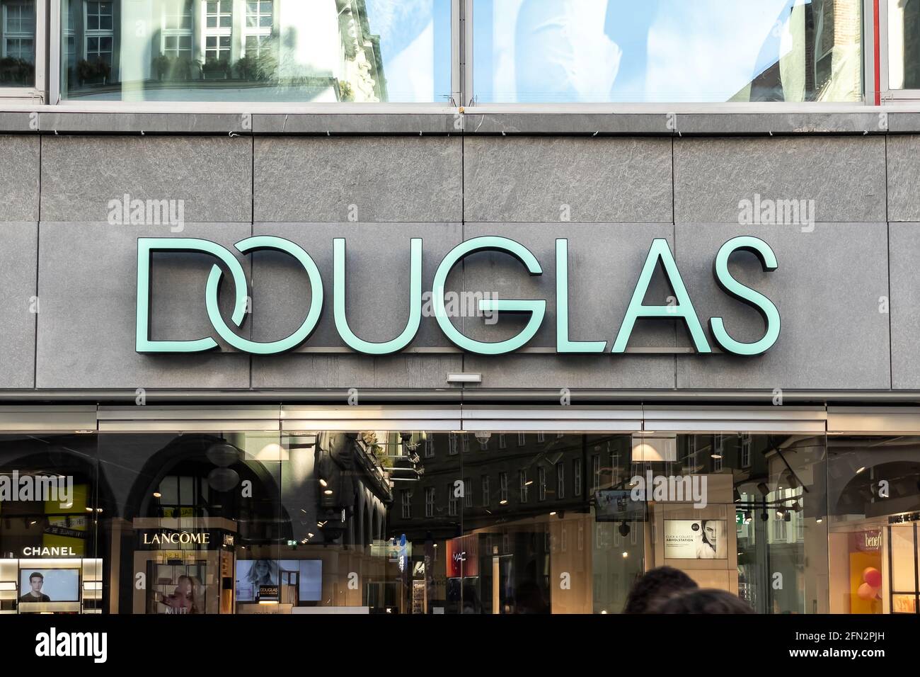 Logo douglas Banque de photographies et d’images à haute résolution - Alamy