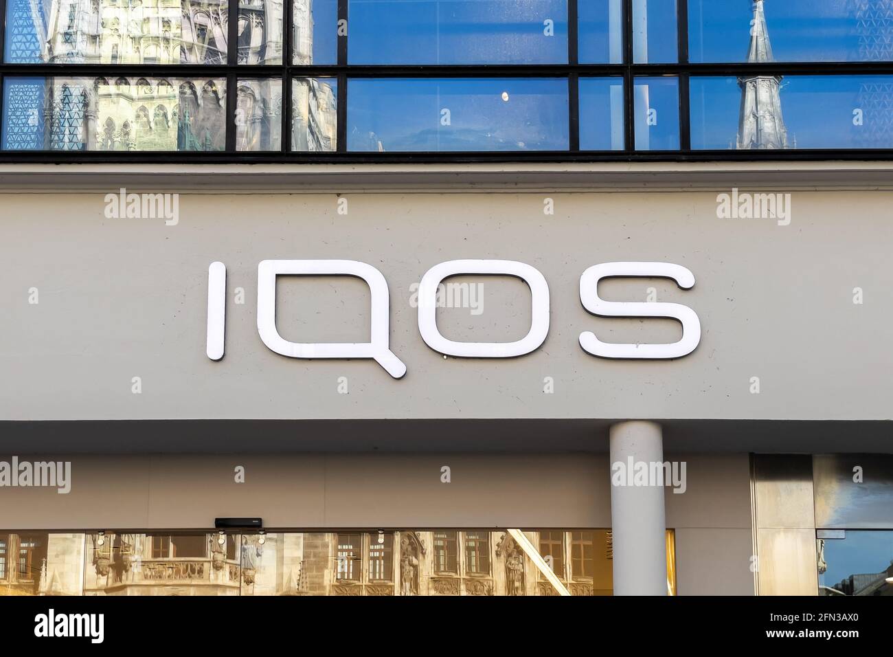 Logo iqos Banque de photographies et d’images à haute résolution - Alamy