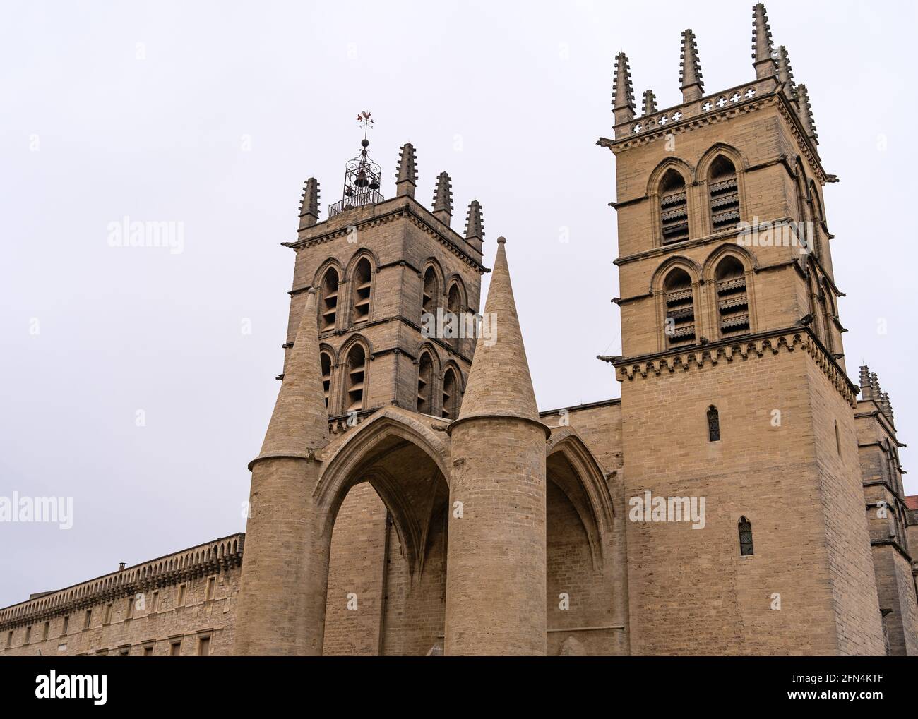 Cathédrale de montpellier Banque de photographies et d’images à haute ...