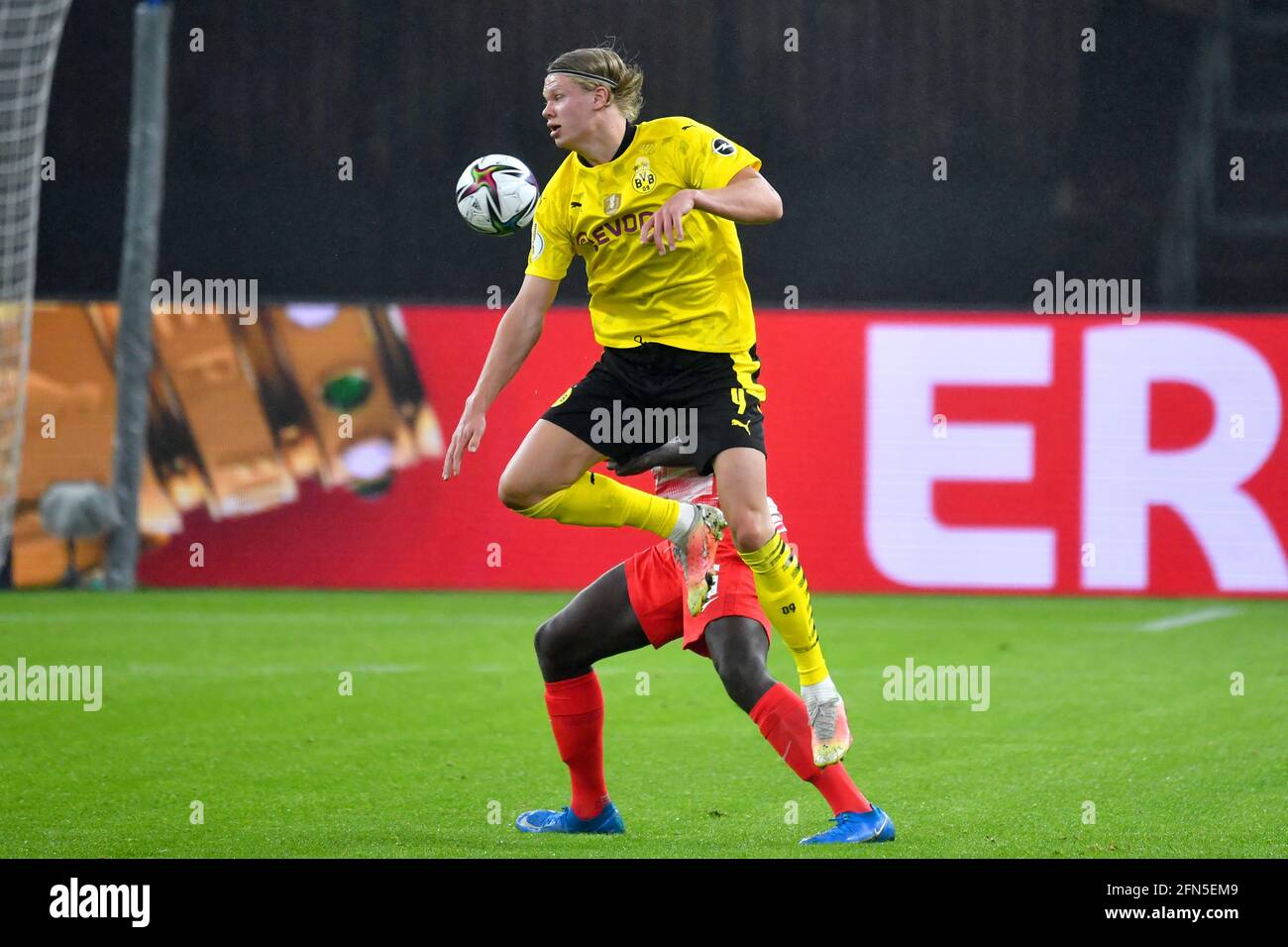 Berlin, Allemagne. 13 mai 2021. Erling HAALAND (DO), action, duels ...