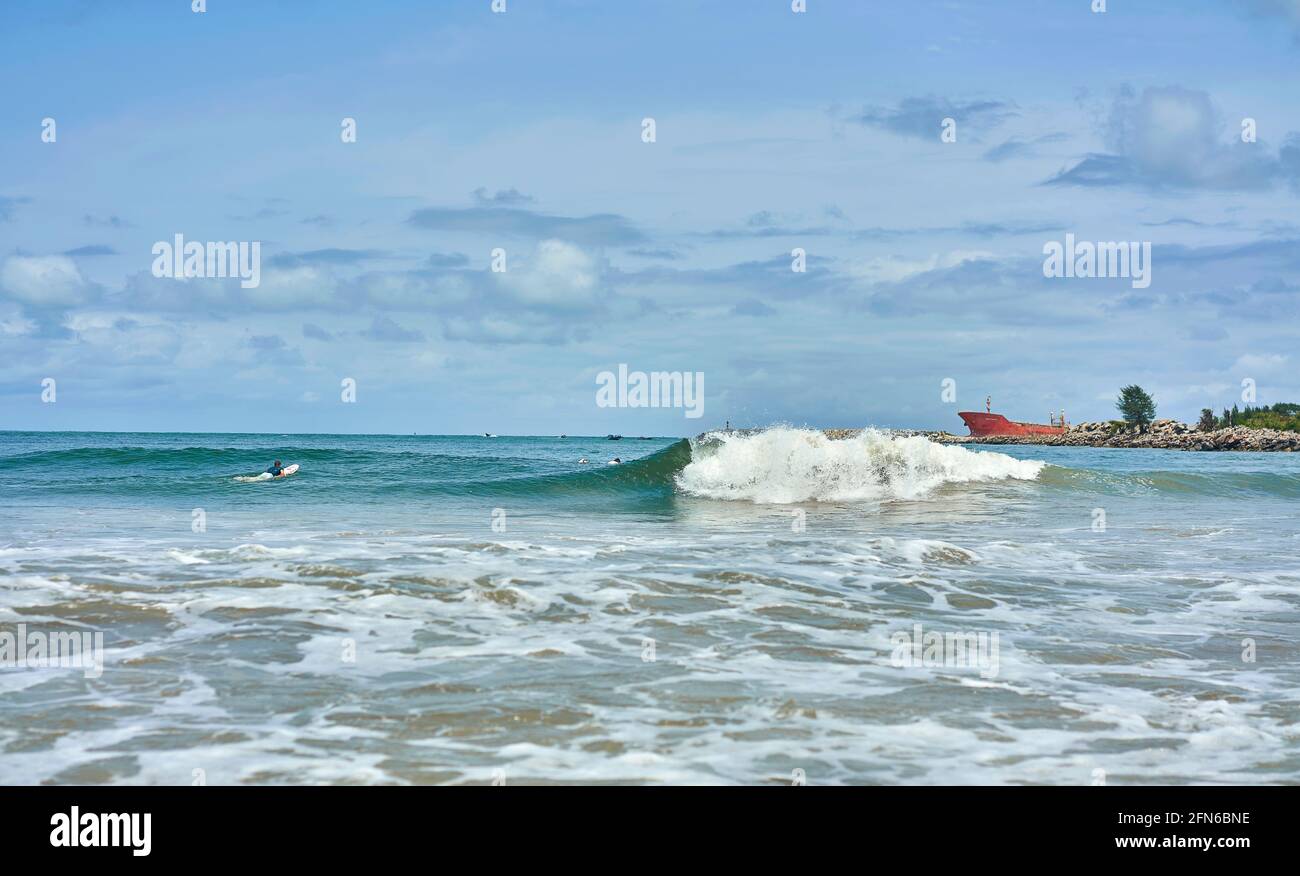 Surfeur sur la vague Banque de photographies et d’images à haute ...