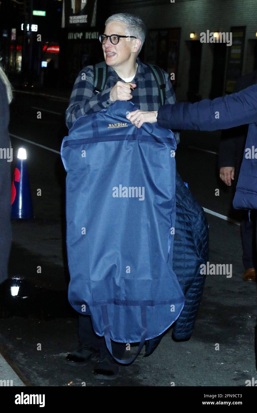 New York - NY - 20200115 Andrew Yang et Abby McEnany arrivent au ...