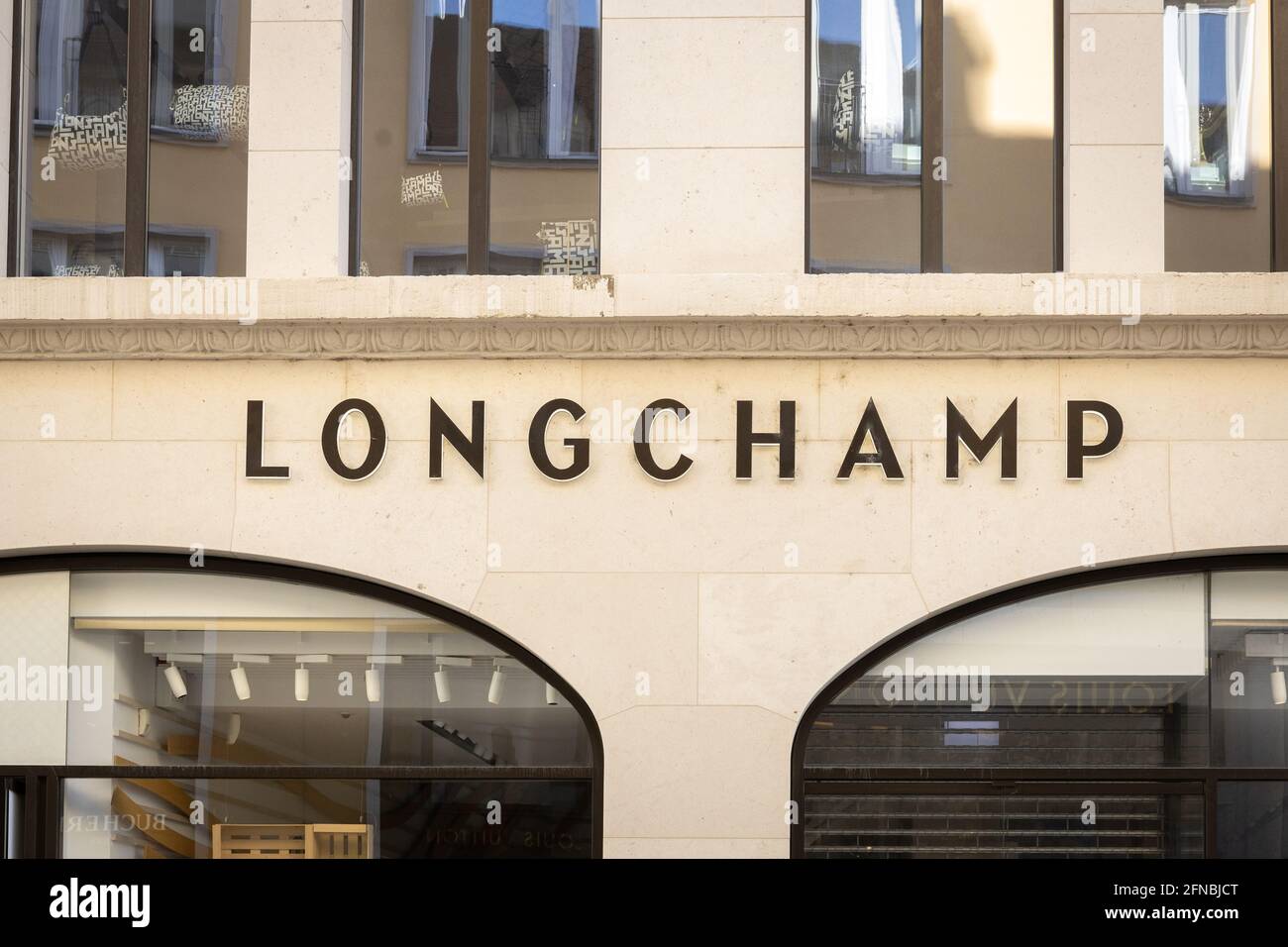 Logo longchamp Banque de photographies et d’images à haute résolution ...