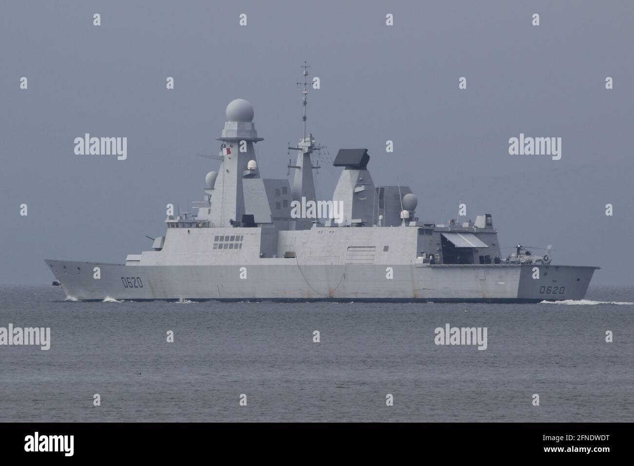 FS Forbin (D620), un destroyer de défense aérienne de classe Horizon ...