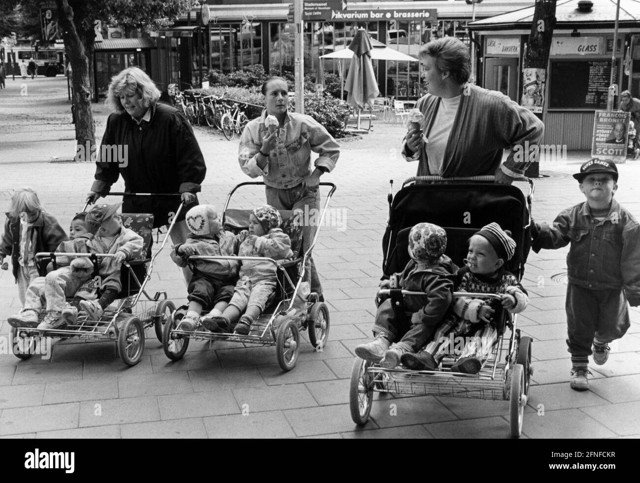 Garderie maternelle Banque d'images noir et blanc - Alamy