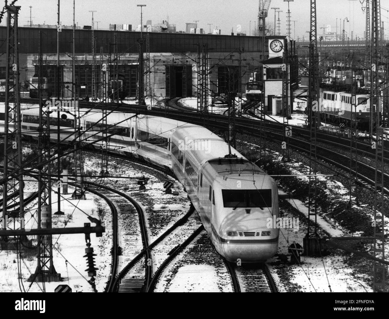 Glace interurbaine express Banque d'images noir et blanc - Alamy