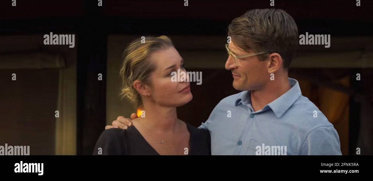 ESPÈCES EN VOIE DE DISPARITION, de gauche à gauche : Rebecca Romijn ...