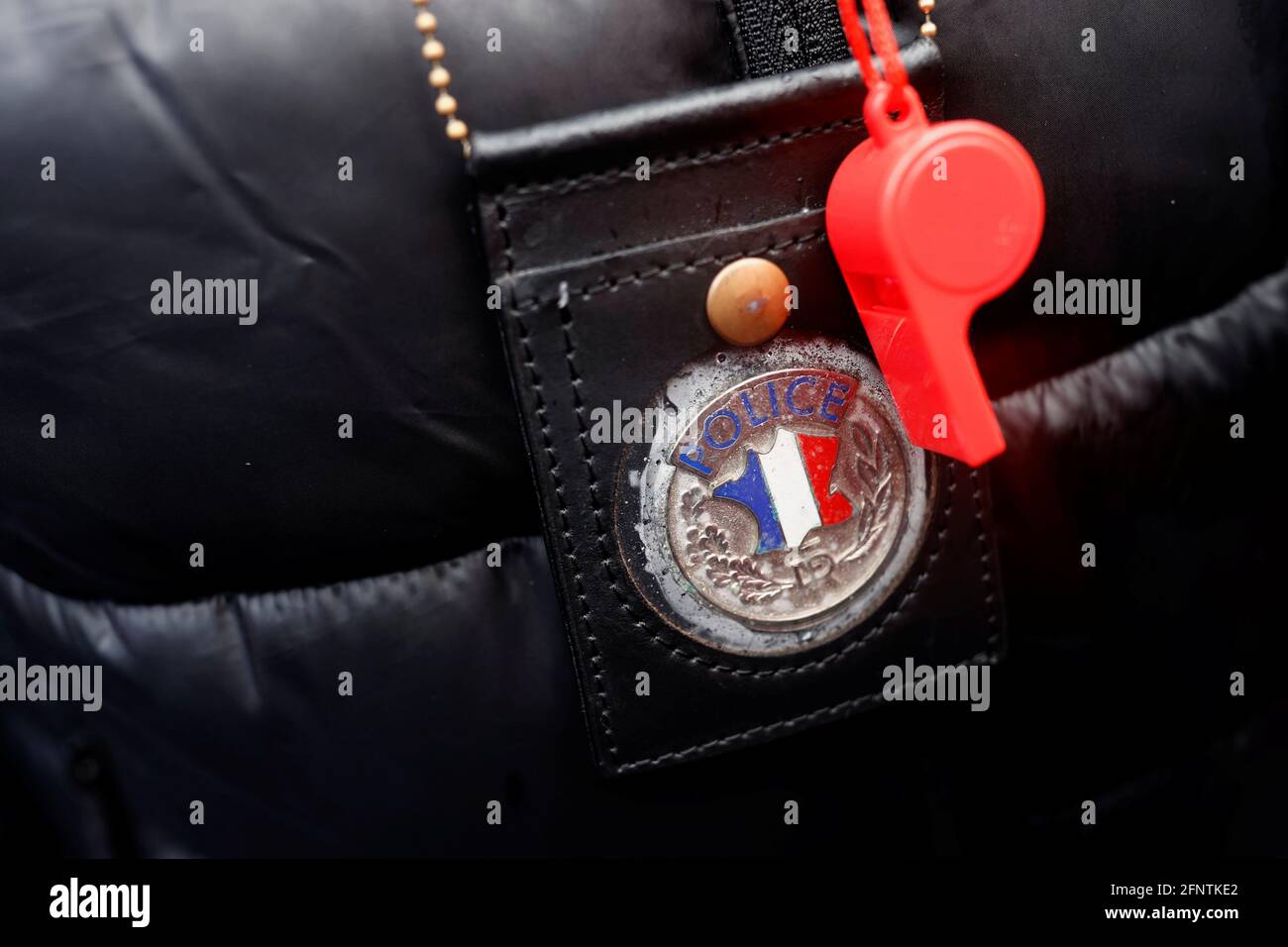 Paris police officers badge france Banque de photographies et d’images ...