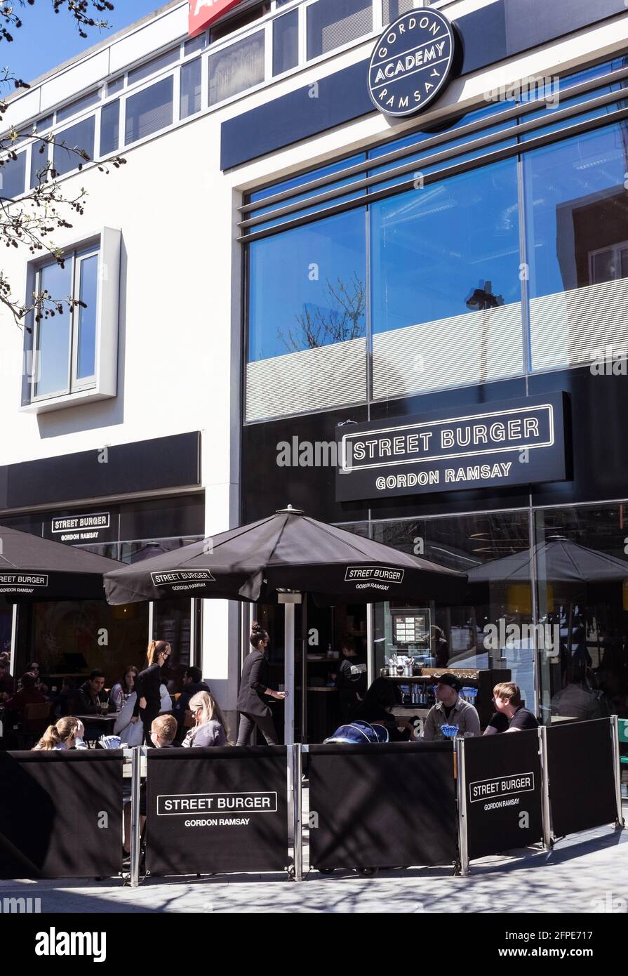 Burger street Banque de photographies et d’images à haute résolution ...