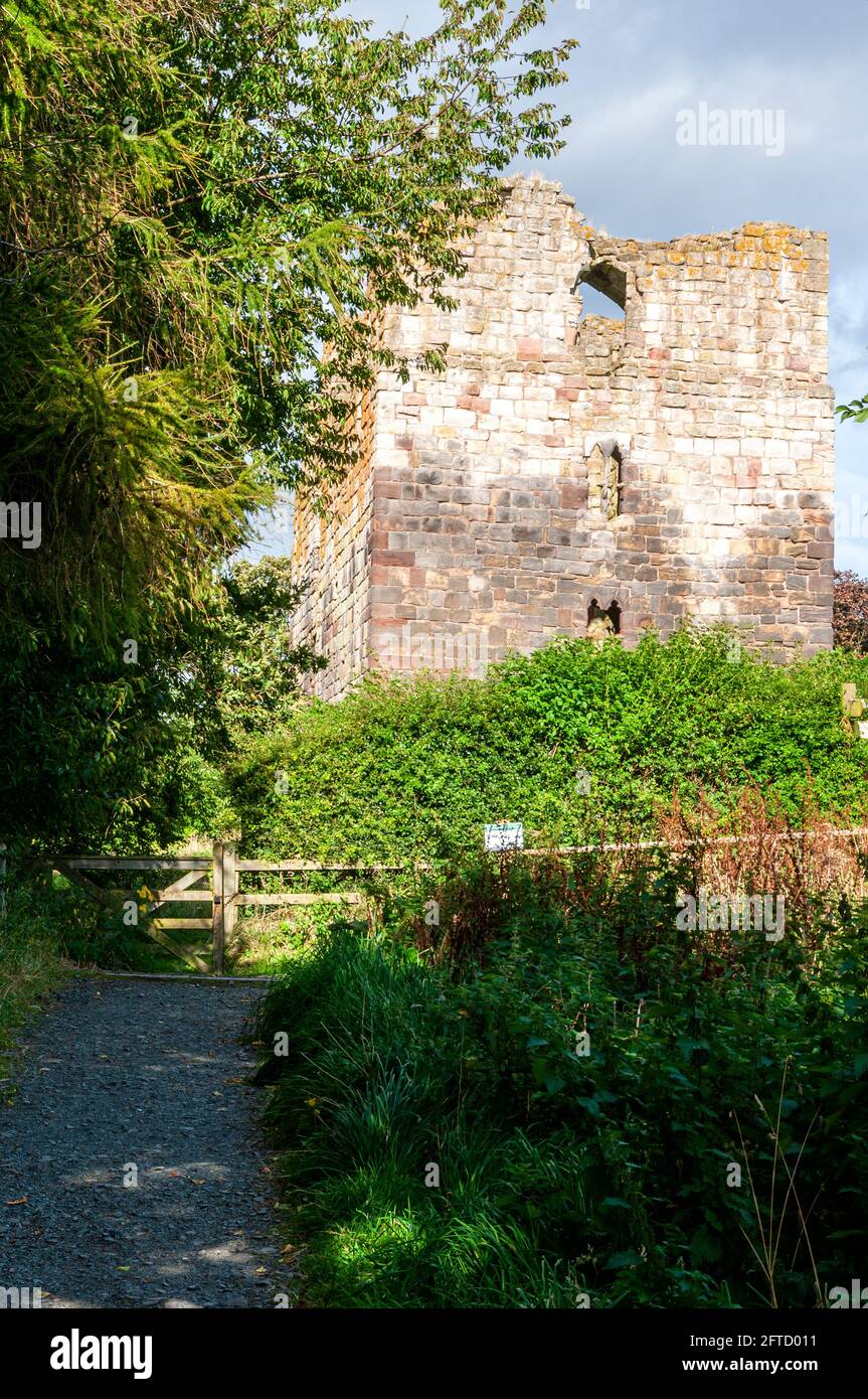 La tour rectangulaire de la fin du XIIIe siècle à l'Etal Castle qui était une maison défendable ...