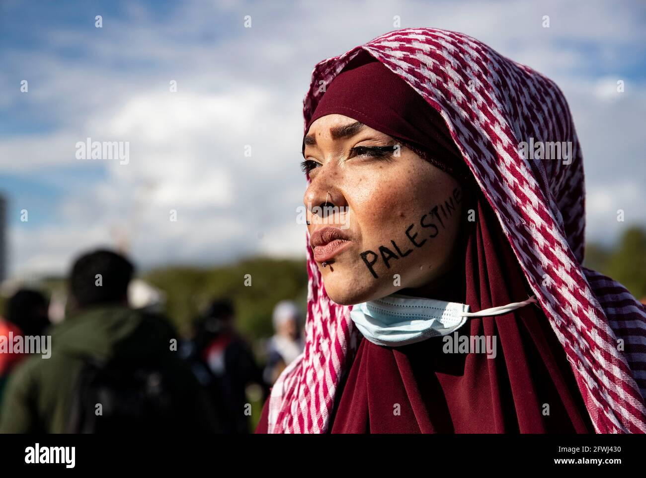 Londres, Royaume-Uni. 22 mai 2021. Un partisan palestinien peint avec ...