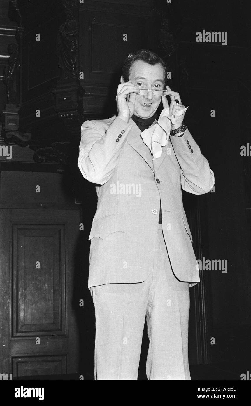 Albert mol choisi comme le plus ludicrosly bespectakled Dutchman, 11 ...