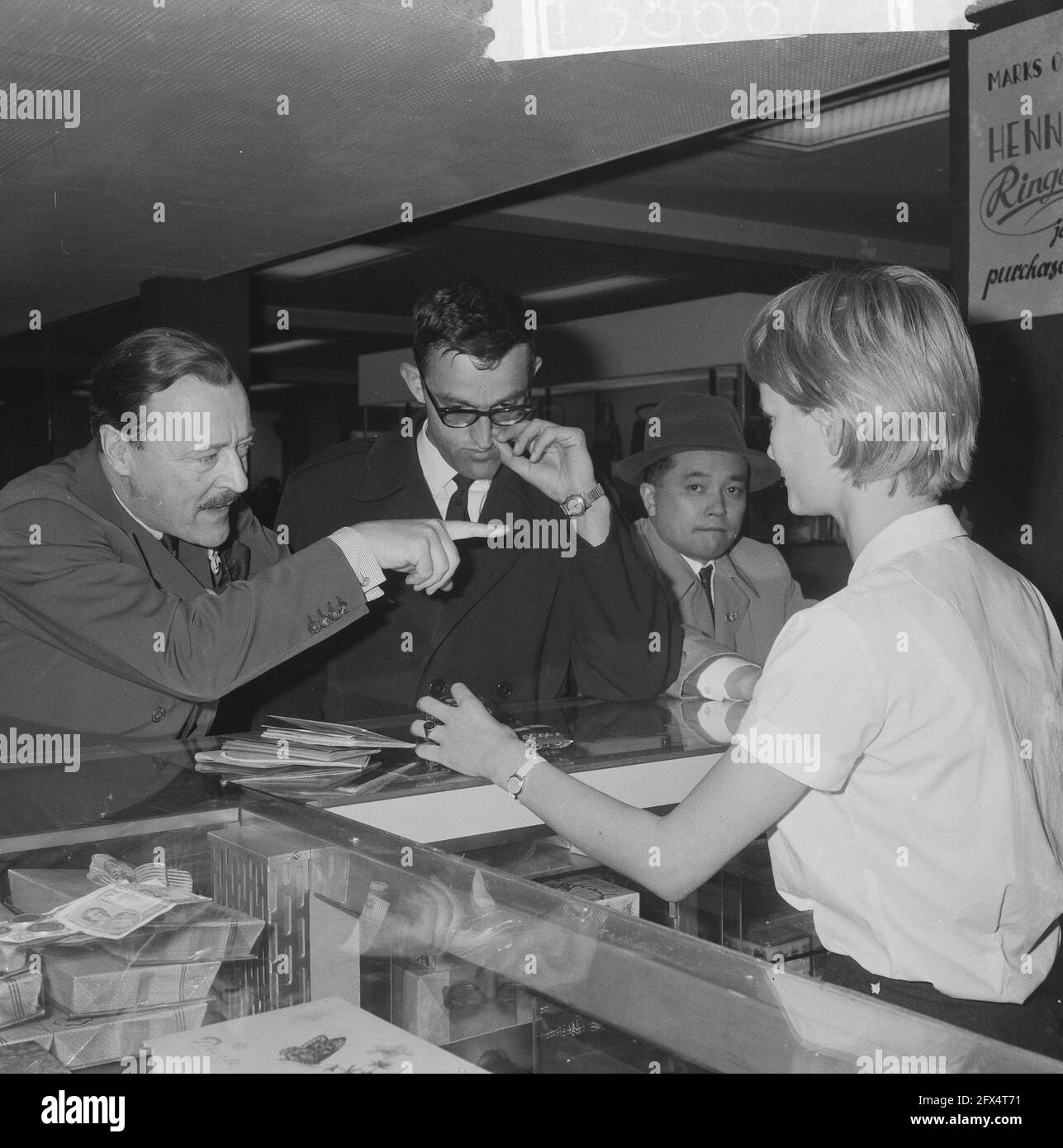 Le Prince Ashwin a dû acheter du tabac à pipe, le 3 mai 1962, tabac à ...