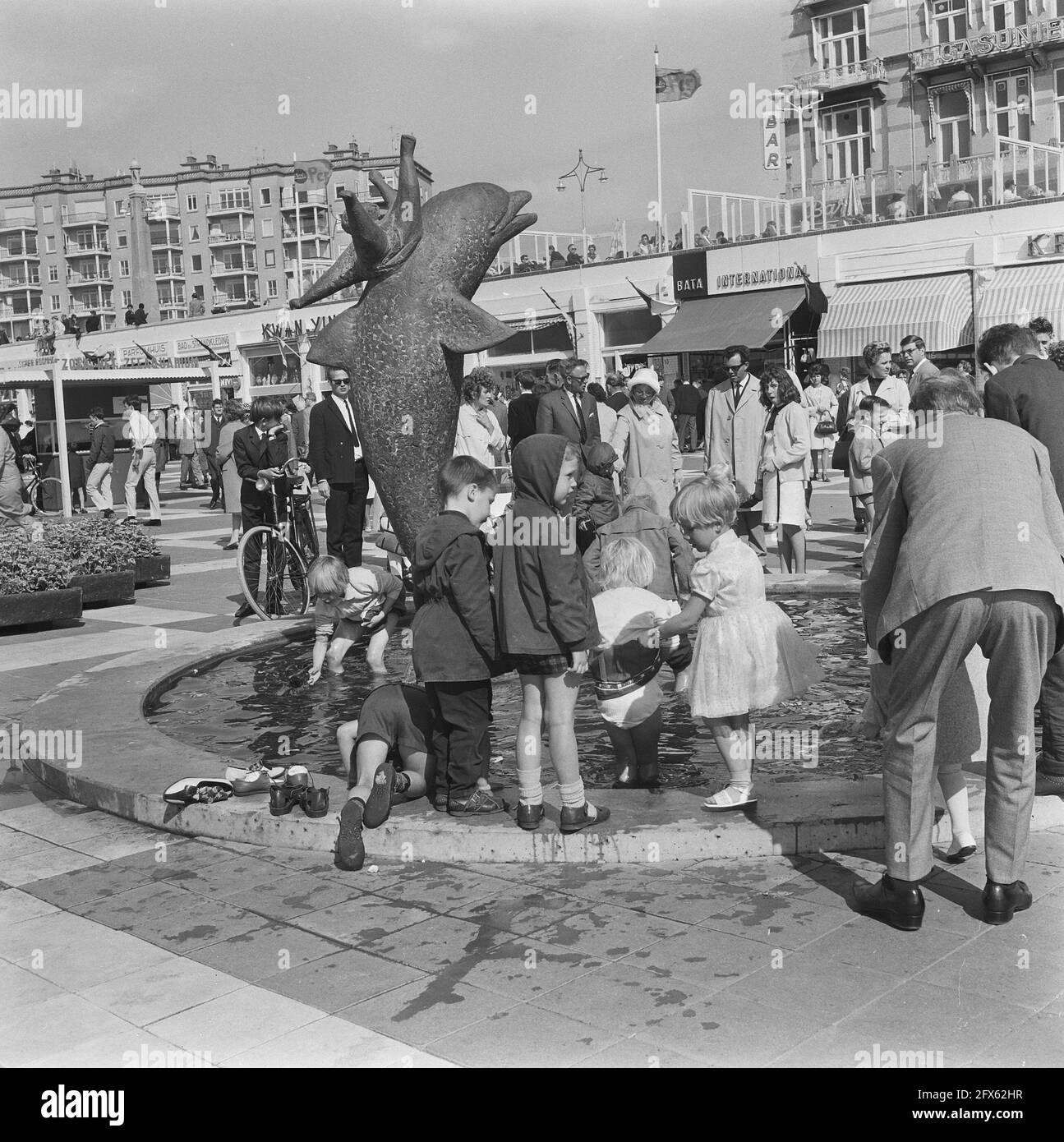 Flipper statue promenade de scheveningen Banque de photographies et d ...