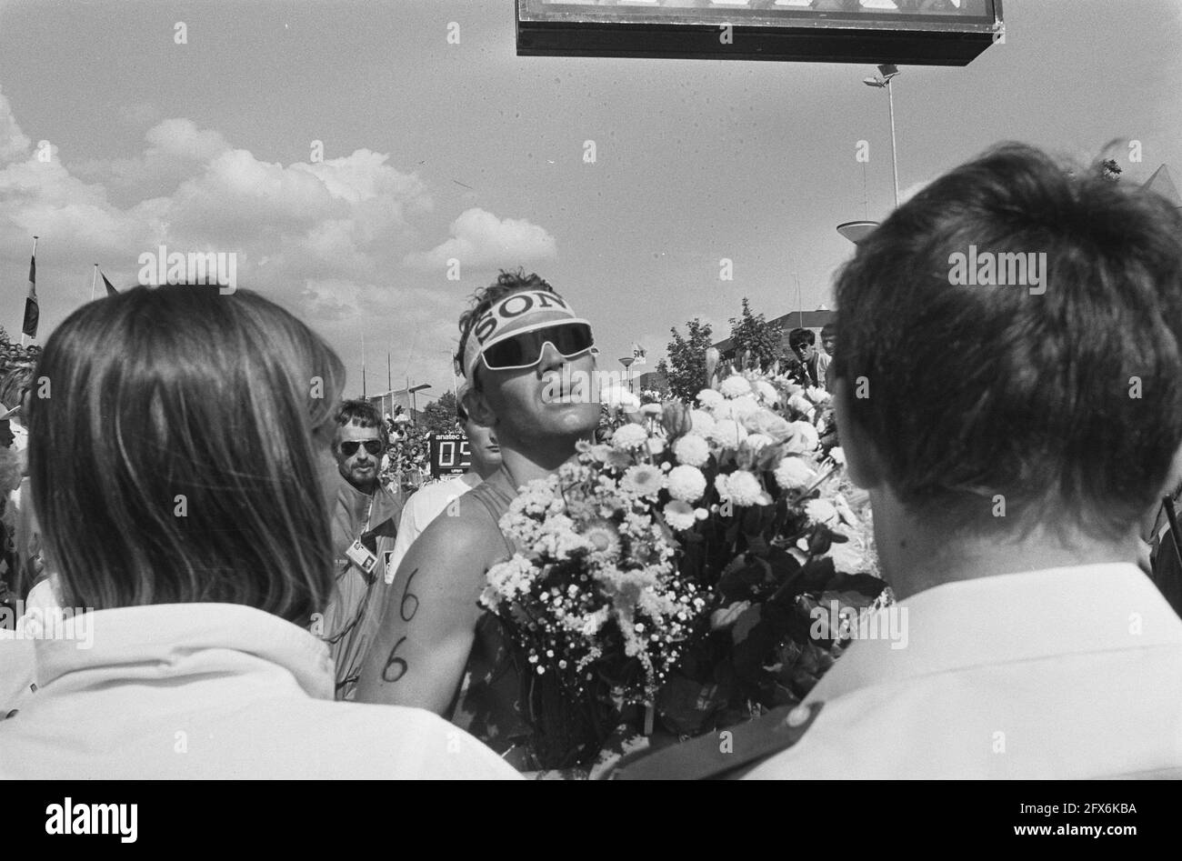 Holland Triathlon 1986 à Almere; gagnant fatigué Axel Koenders après la ...