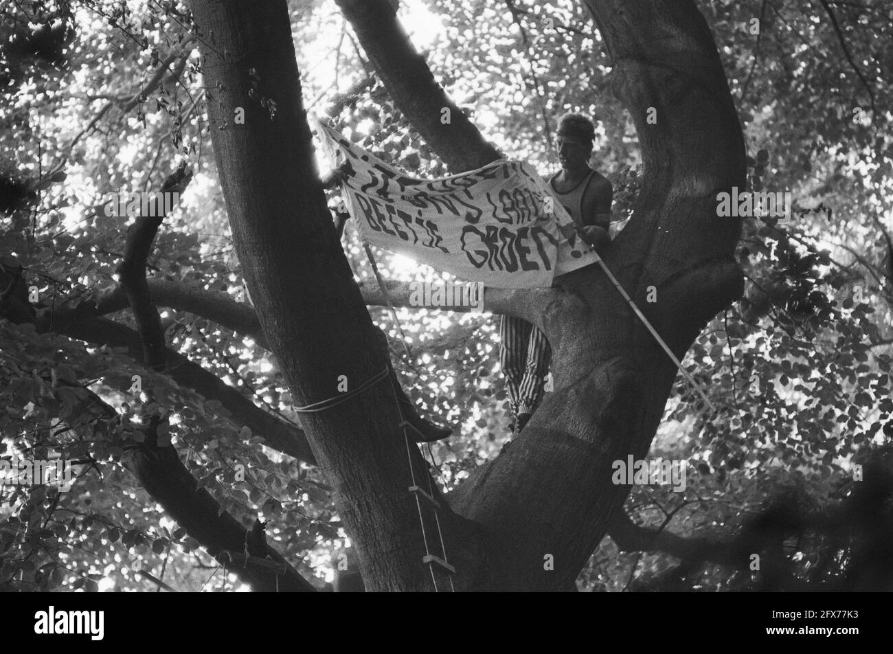 Tree protestors Banque d'images noir et blanc - Alamy