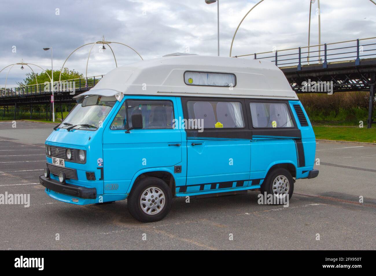 1984 80s bleu blanc VW Volkswagen: Volkswagen Motorhomes, pop top caddy ...