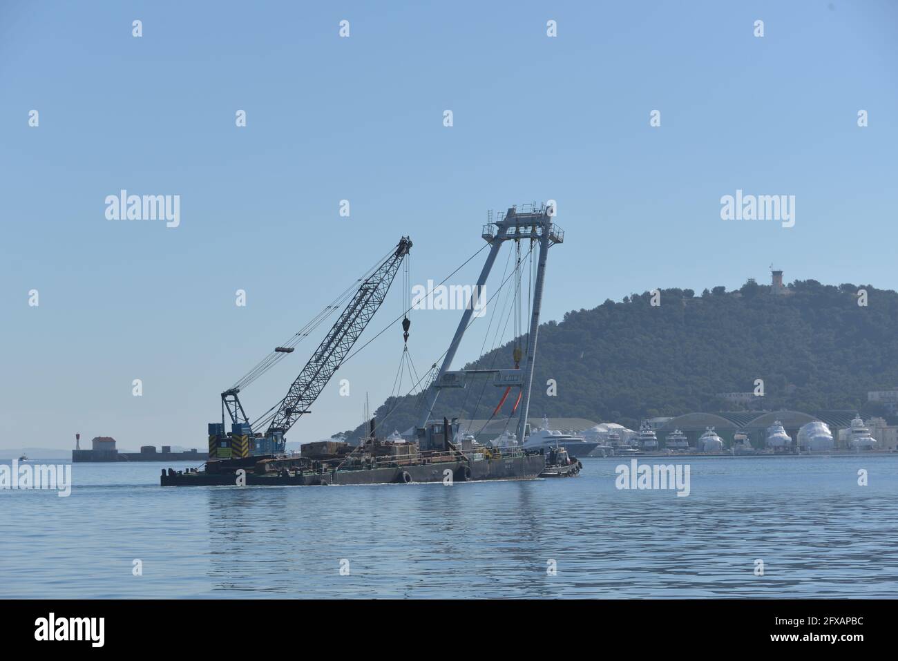 Ponton grue Banque de photographies et d’images à haute résolution - Alamy