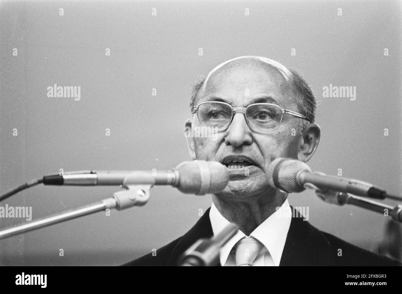 Manusama parlant Banque de photographies et d’images à haute résolution ...