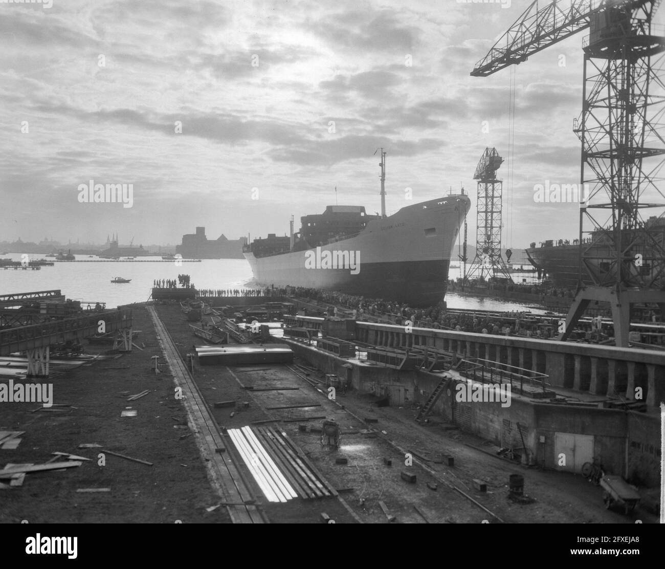 Lancement de Delian Leto au NRSM 25,000 tonnes Motor Tanker par la ...