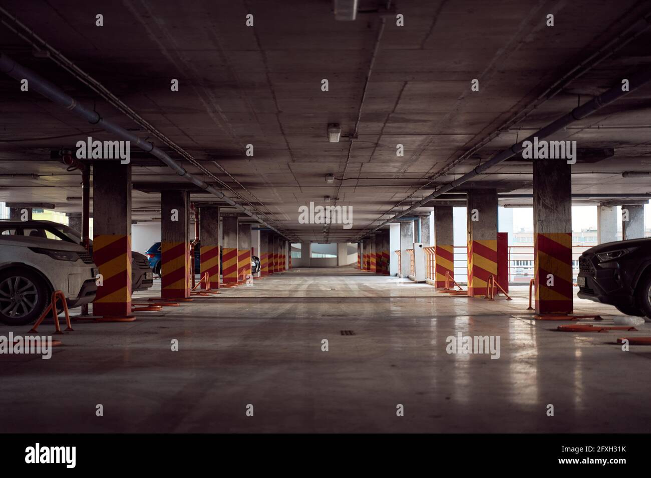 Multi level parking lot Banque de photographies et d’images à haute ...