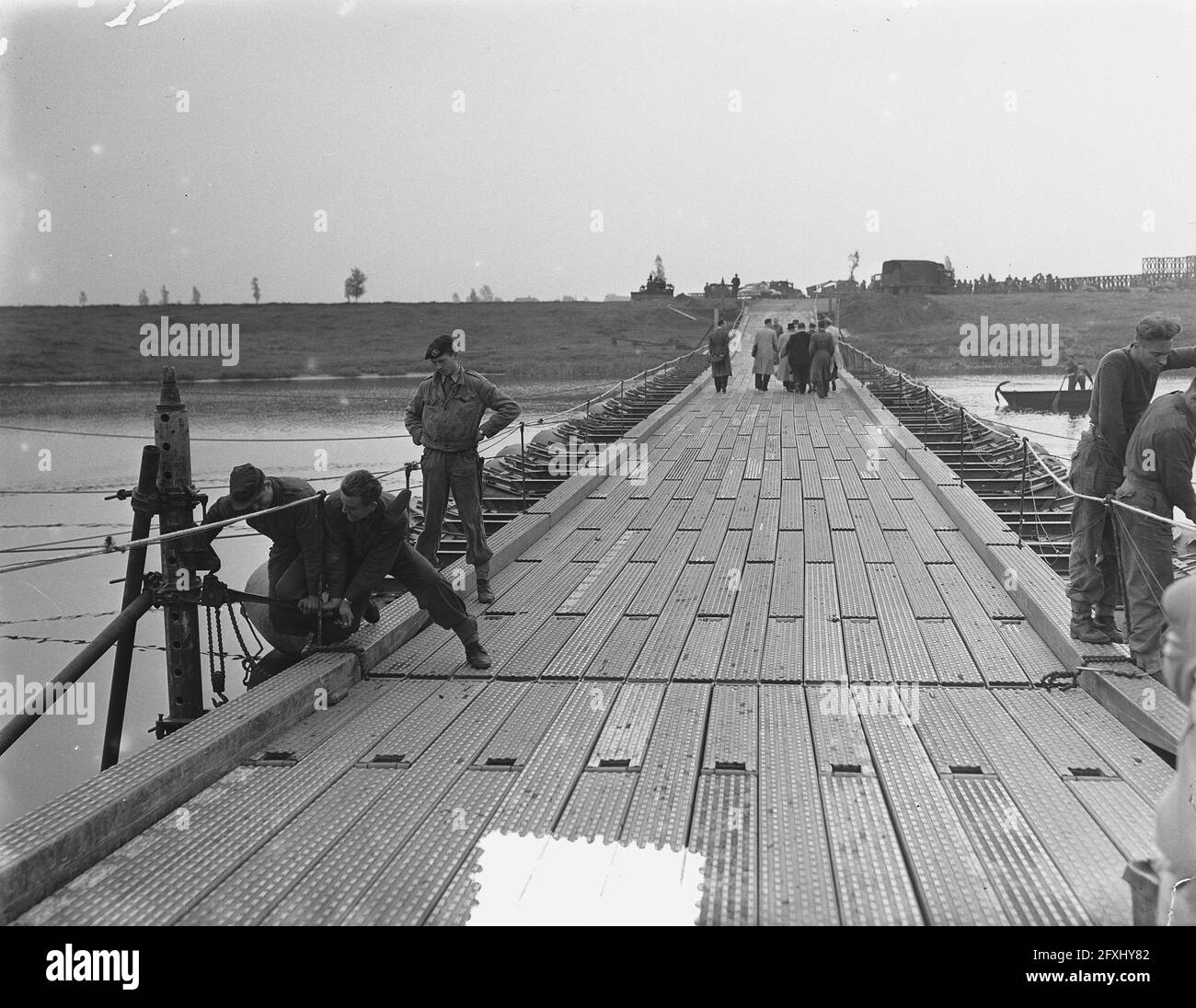 Ponts militaires Banque de photographies et d’images à haute résolution ...