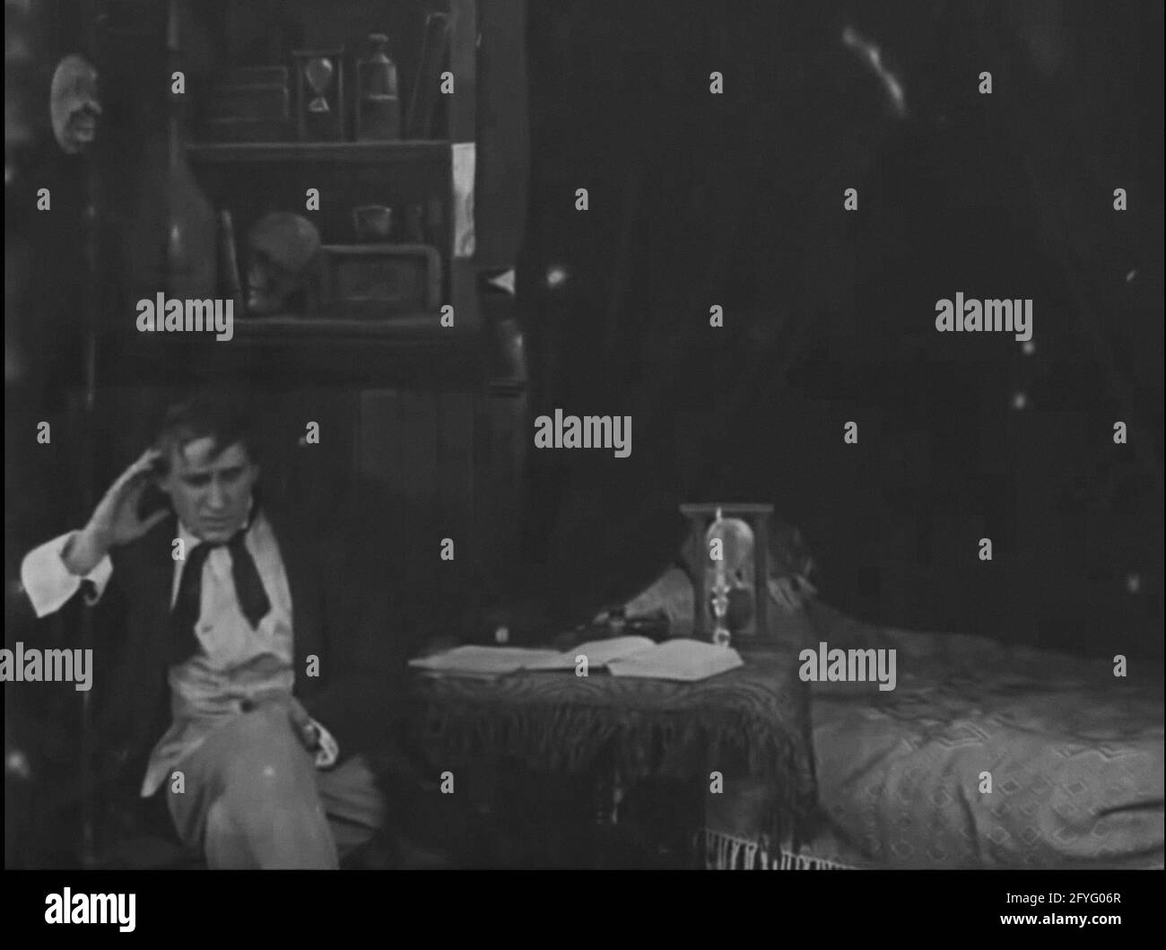 Vintage frankenstein movie poster Banque de photographies et d’images à ...