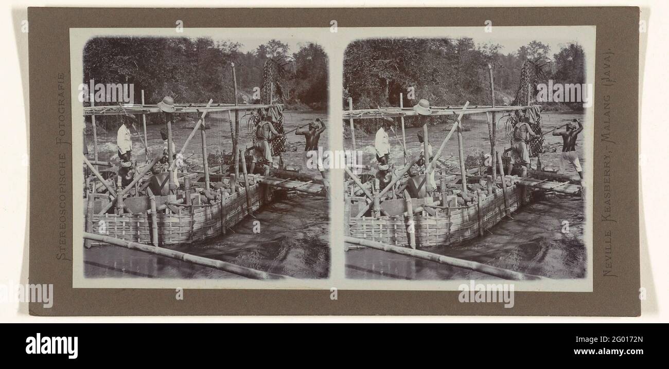 Construction de ponts, travail avec des caissons. Abaisser ou creuser ...