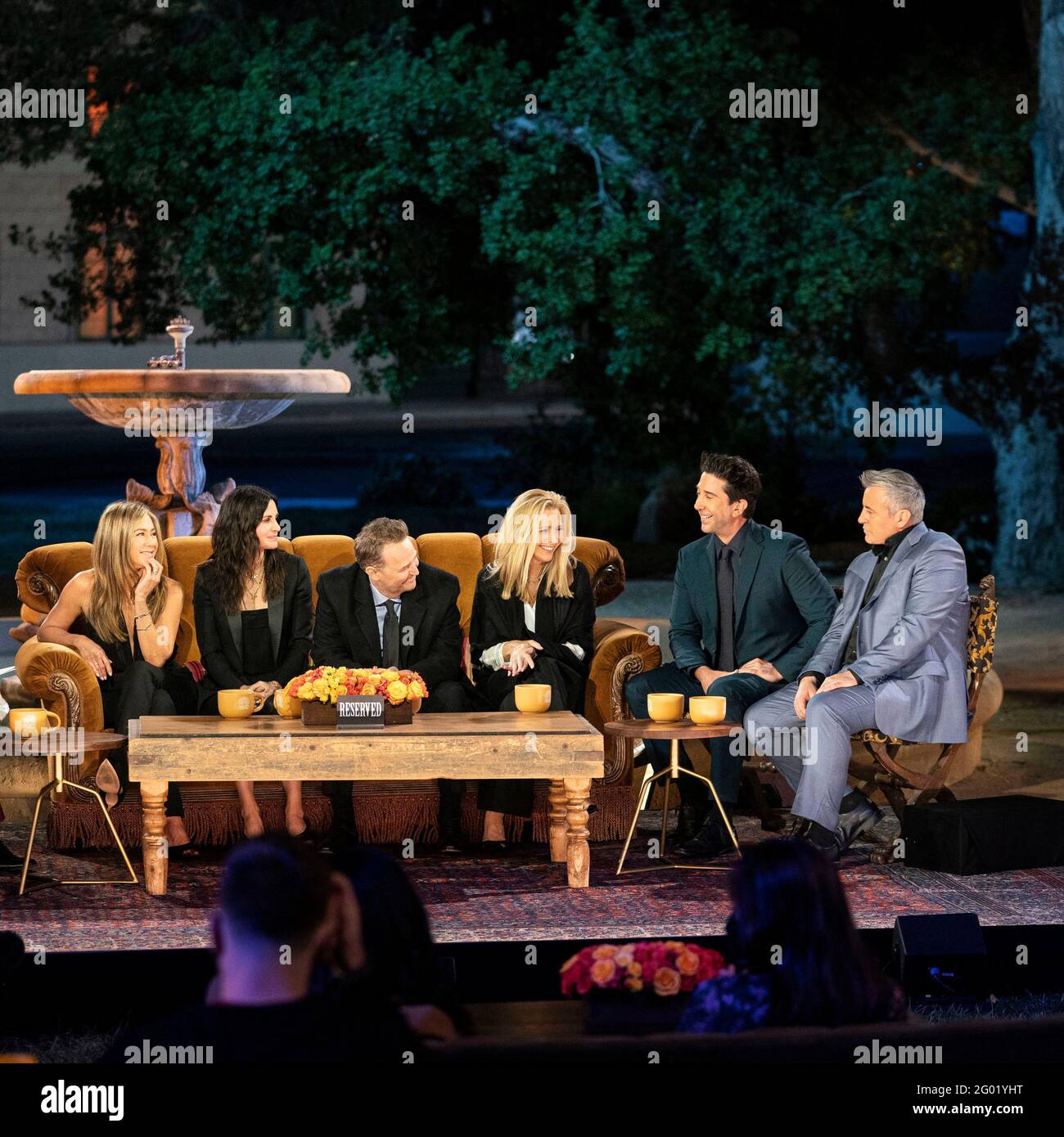 COURTENEY COX, MATTHEW PERRY, LISA KUDROW, JENNIFER ANISTON, MATT ...
