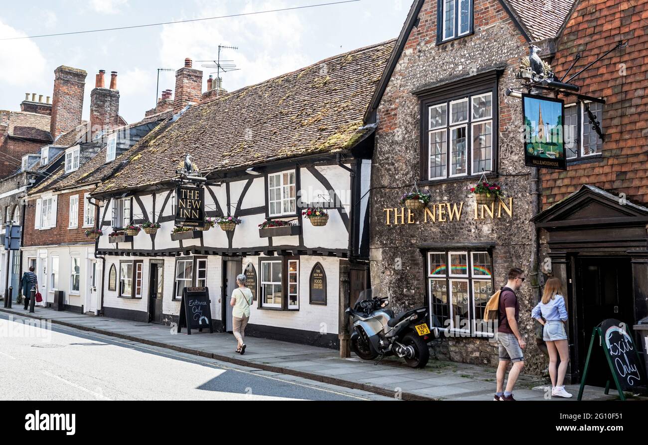 Medieval pub Banque de photographies et d’images à haute résolution - Alamy