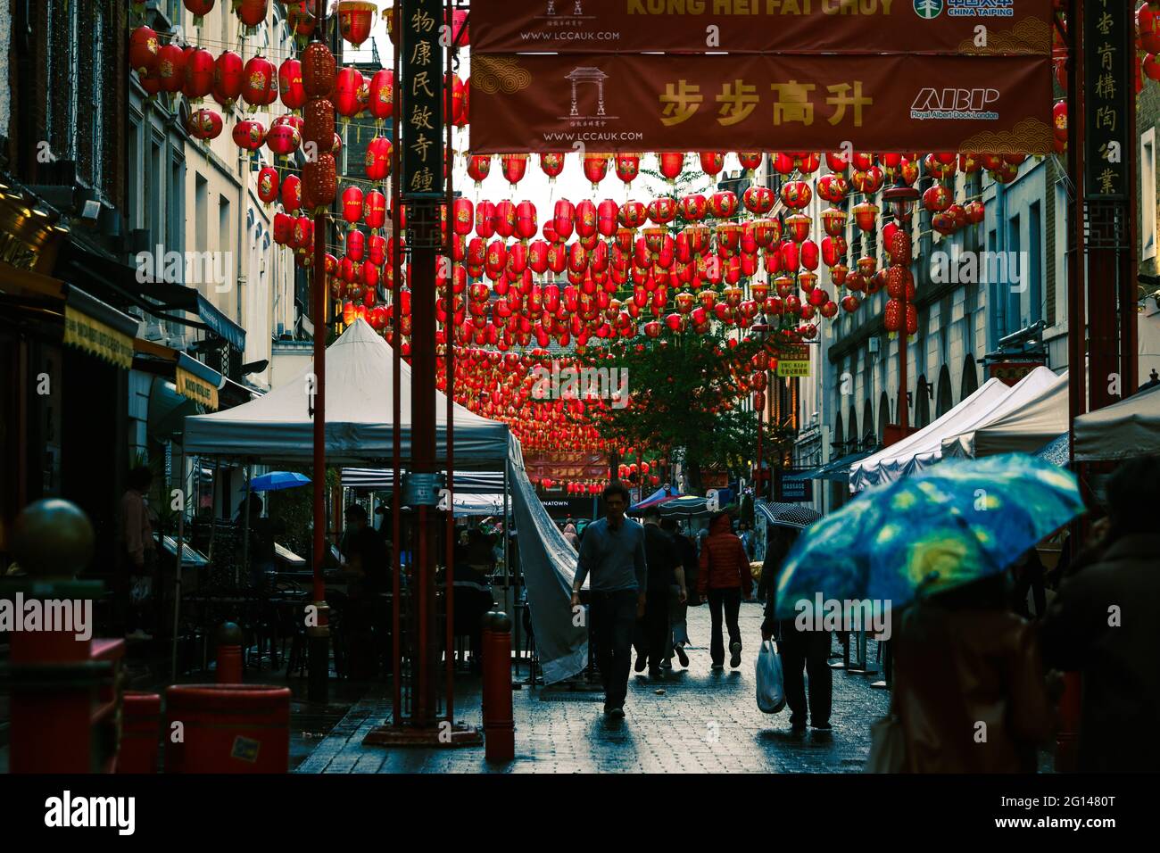 Chinatown chinese england london soho gate Banque de photographies et d’images à haute ...