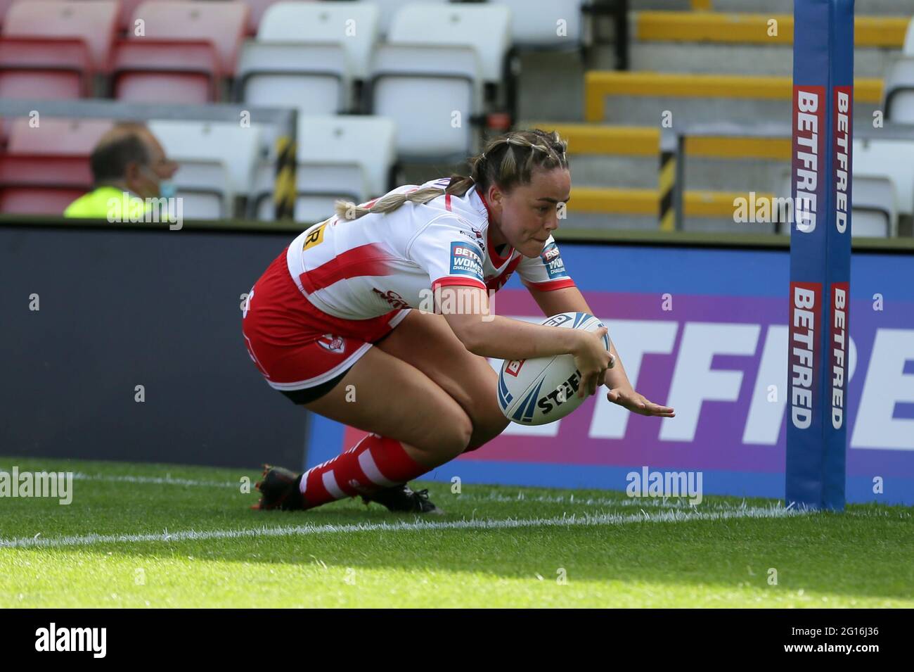 Danielle Bush, de St Helens, a fait un essai lors du match final de la ...
