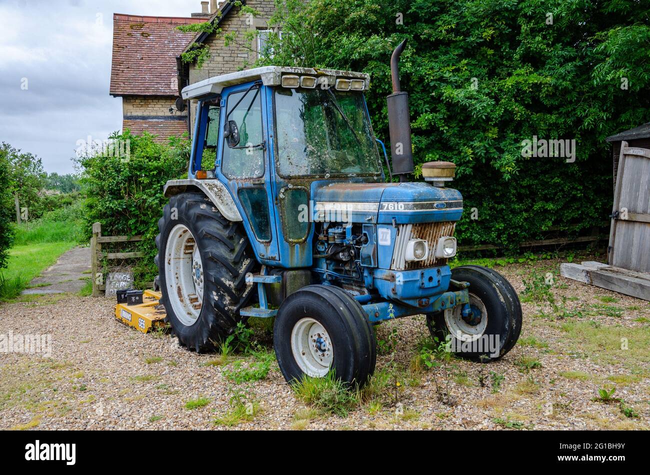 Blue ford tractor Banque de photographies et d’images à haute ...