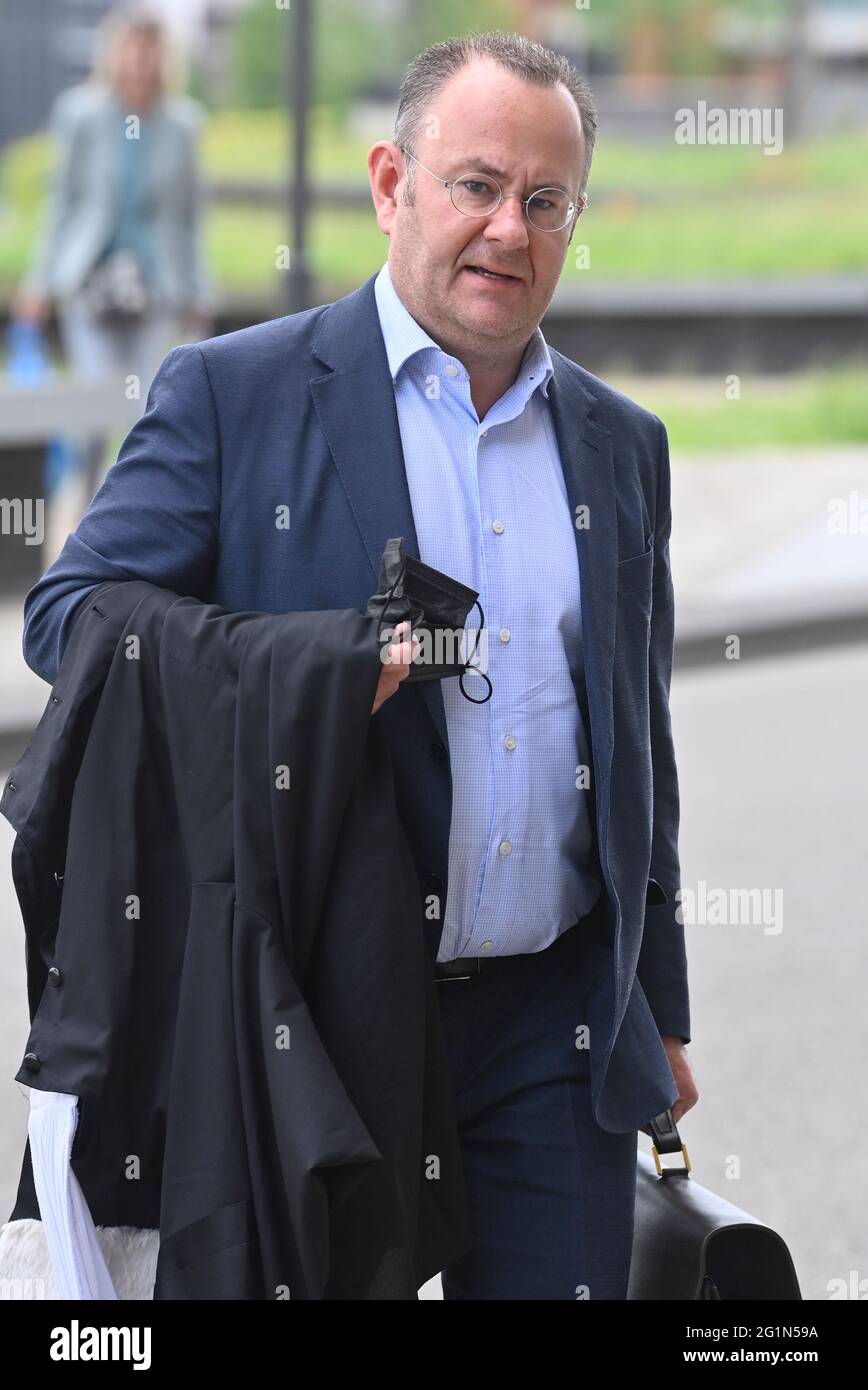 L'avocat Eric Boon arrive pour la séance de jugement dans le cas de l ...