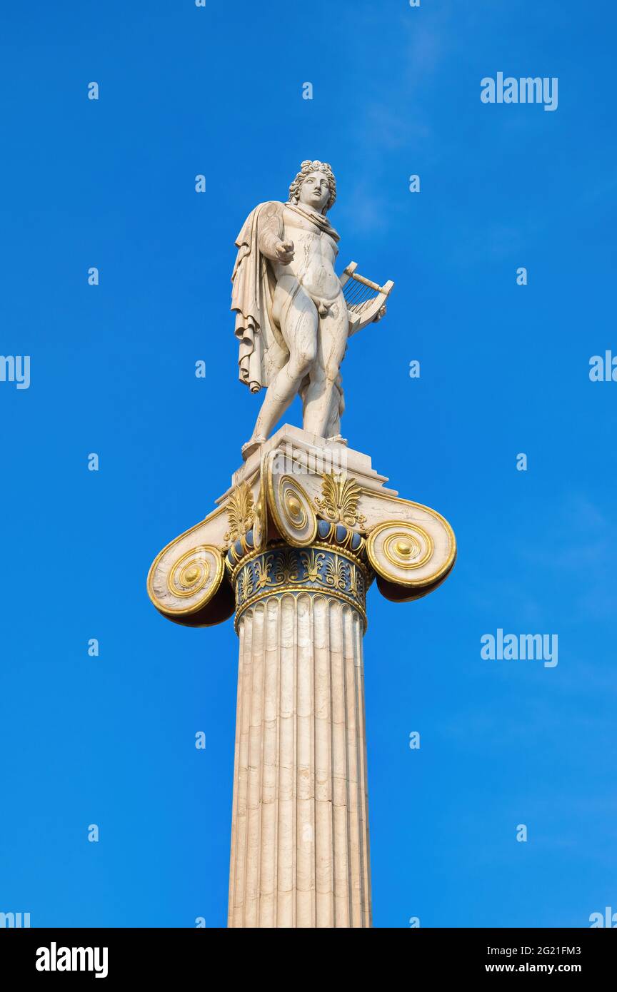 Ancienne statue romaine du dieu apollo Banque de photographies et d ...