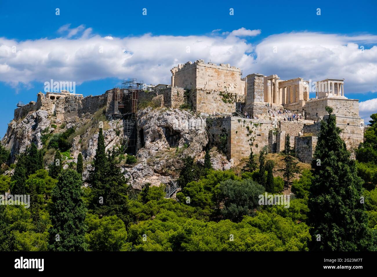 ATHÈNES, GRÈCE - 05 juin 2021 : une belle vue sur l'Acropole d'Athènes ...