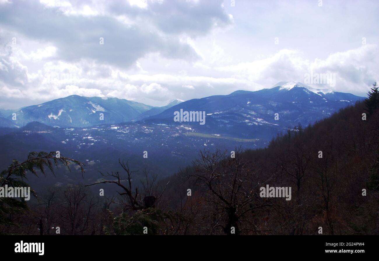 Montagnes des apennins en italie Banque de photographies et d’images à ...