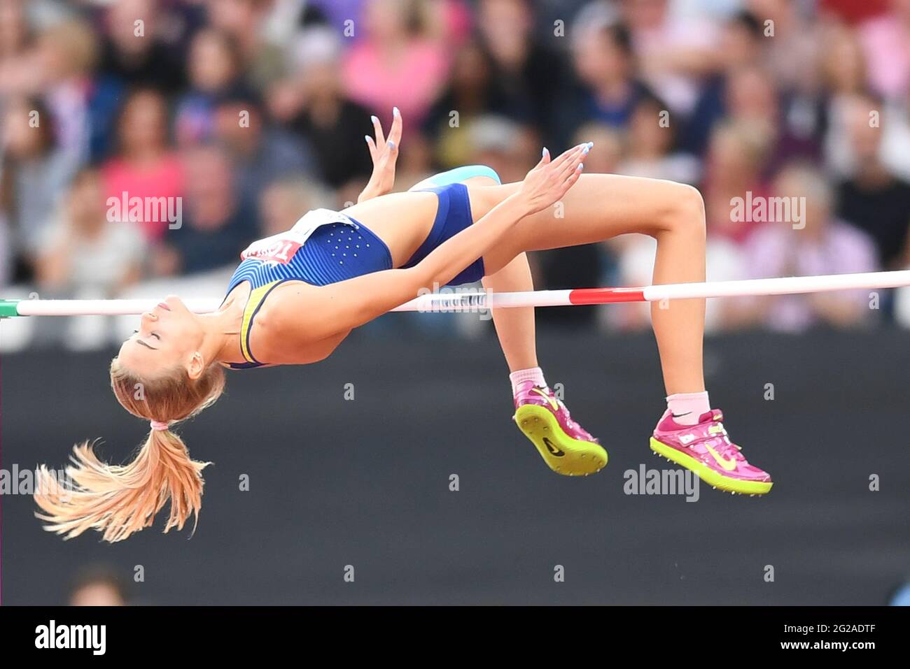 Yuliya levchenko high jump Banque de photographies et d’images à haute ...