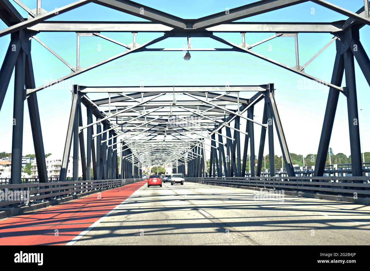 Pont architecture metalique Banque de photographies et d’images à haute ...